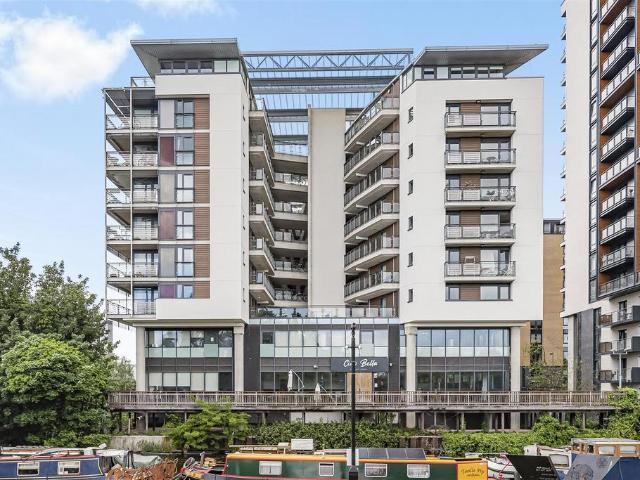 3 bedroom flat for sale