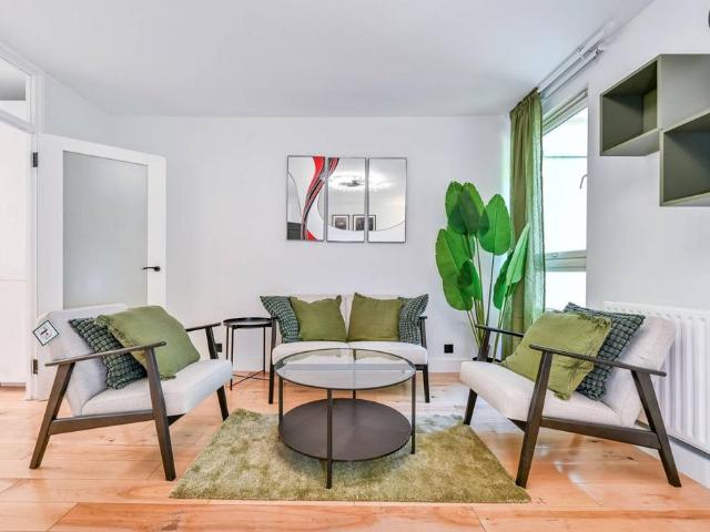 3 bedroom flat for sale