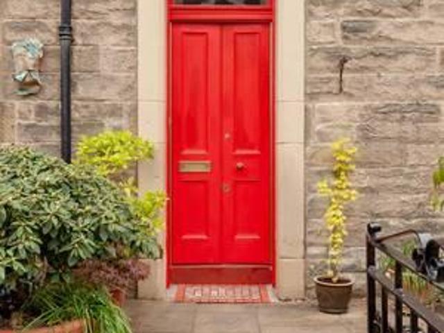 3 bedroom flat for sale