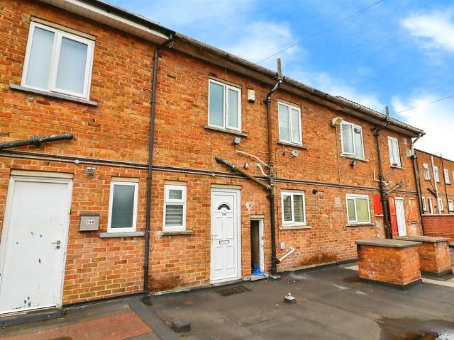 3 bedroom flat for sale