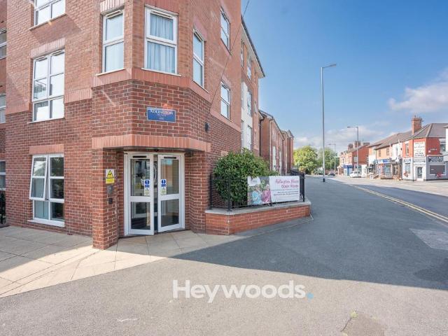 3 bedroom flat for sale