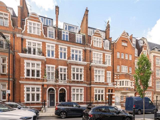 3 bedroom flat for sale