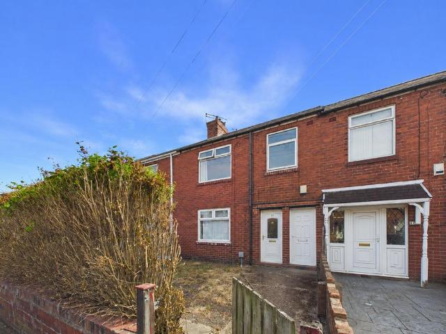 3 bedroom flat for sale