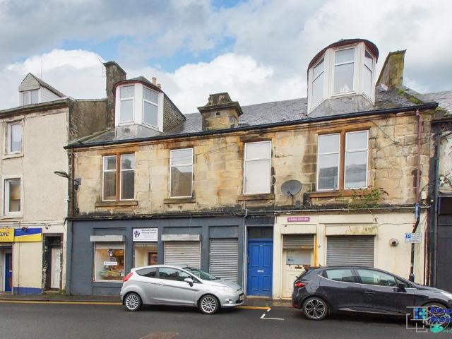3 bedroom flat for sale