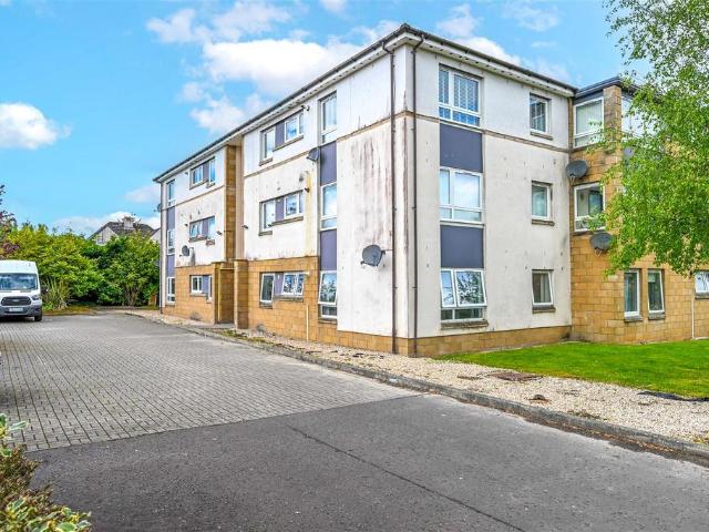 3 bedroom flat for sale