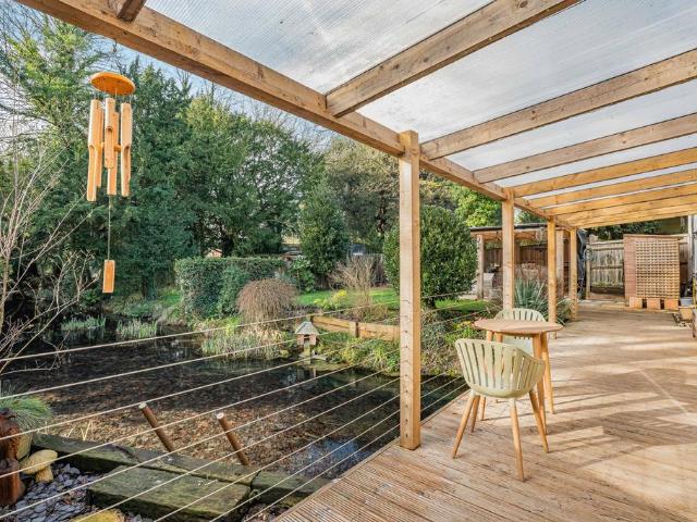 3 bedroom flat for sale