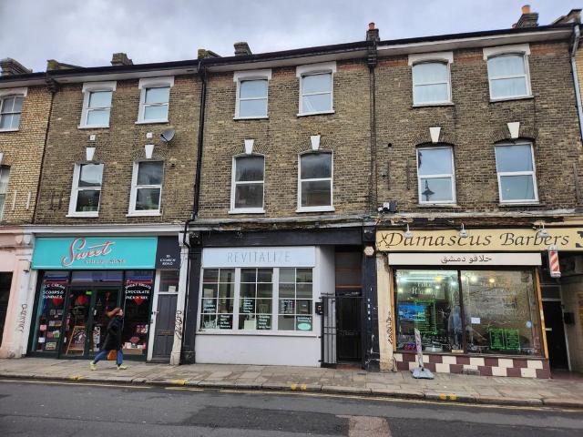 3 bedroom flat for sale