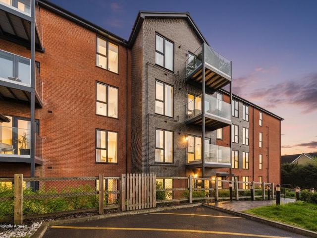 3 bedroom flat for sale