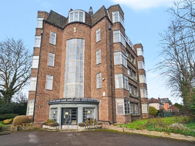 3 bedroom flat for sale