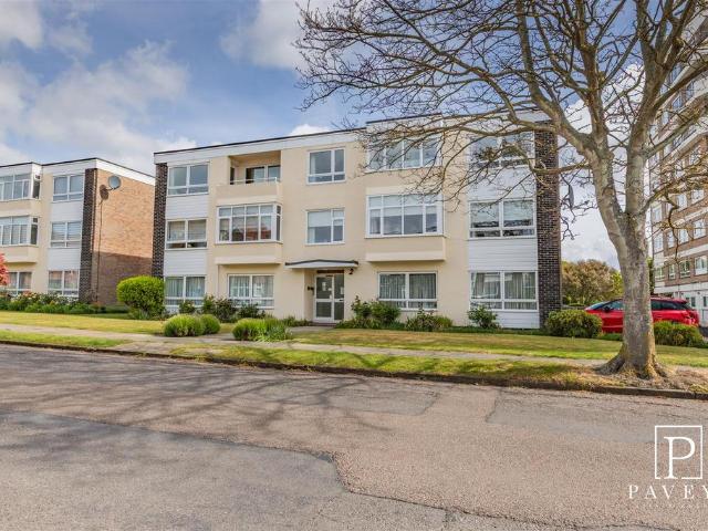 3 bedroom flat for sale