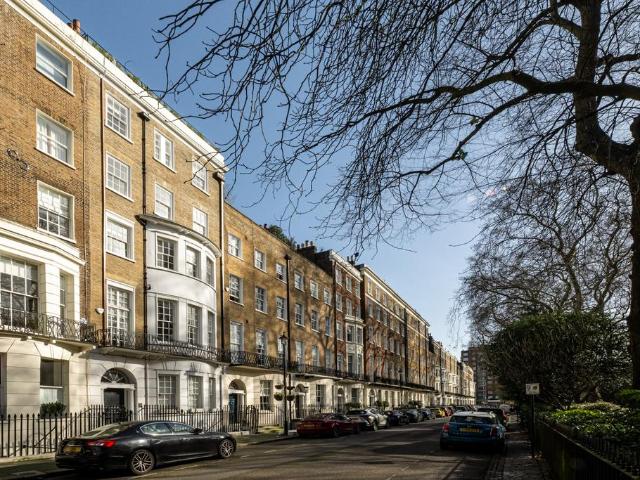 3 bedroom flat for sale