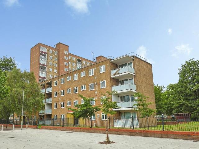 3 bedroom flat for sale