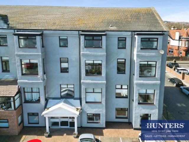 3 bedroom flat for sale