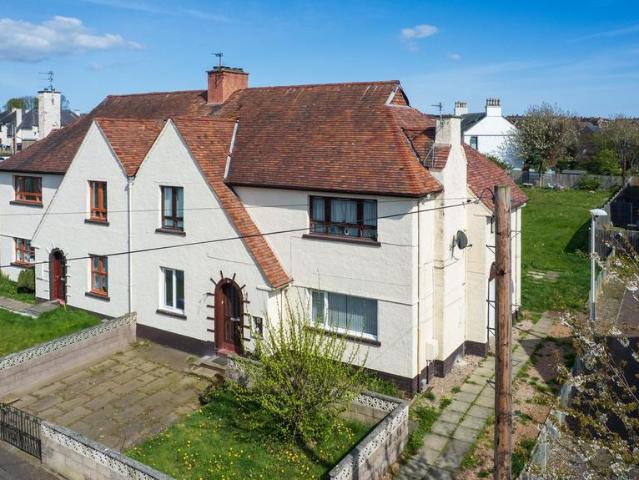 3 bedroom flat for sale