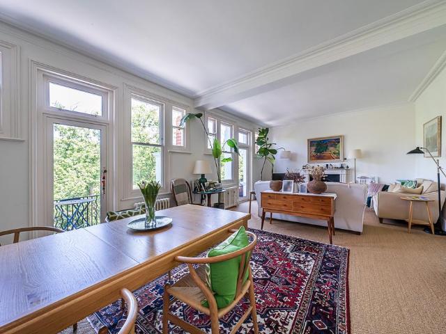 3 bedroom flat for sale