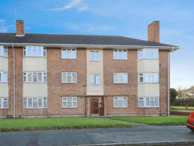 3 bedroom flat for sale