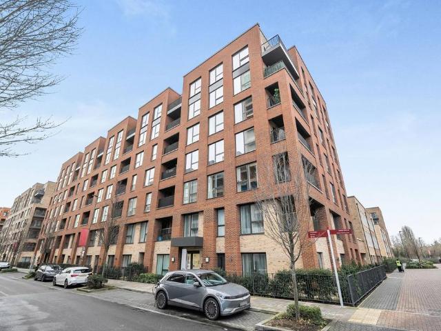 3 bedroom flat for sale