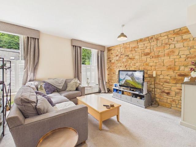 3 bedroom flat for sale