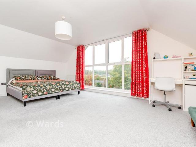3 bedroom flat for sale