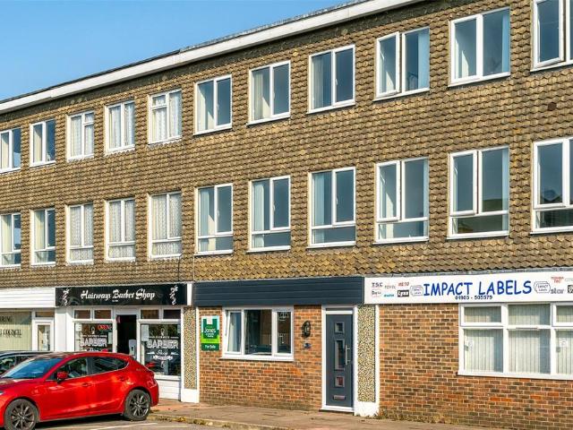 3 bedroom flat for sale