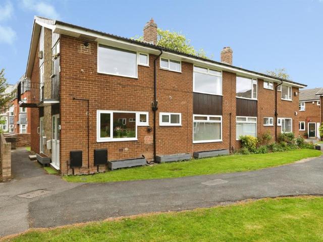 3 bedroom flat for sale