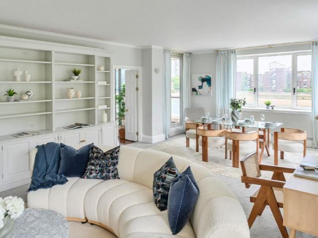 3 bedroom flat for sale
