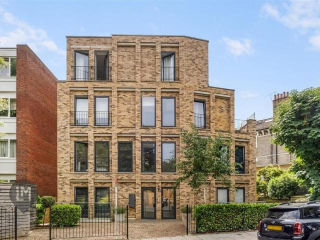 3 bedroom flat for sale