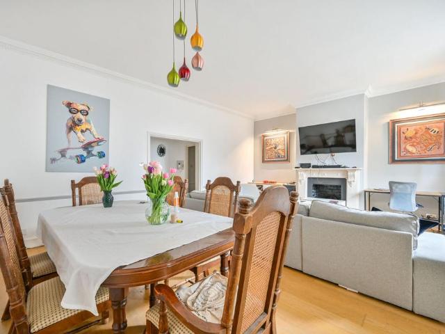 3 bedroom flat for sale