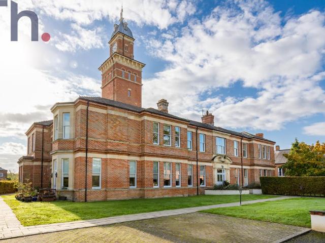 3 bedroom flat for sale