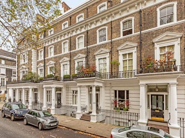 3 bedroom flat for sale