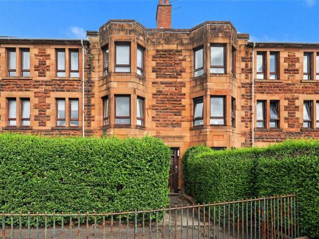3 bedroom flat for sale