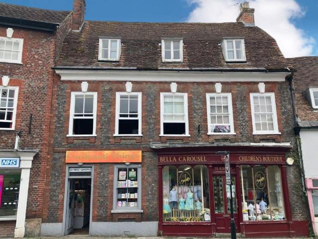 3 bedroom flat for sale