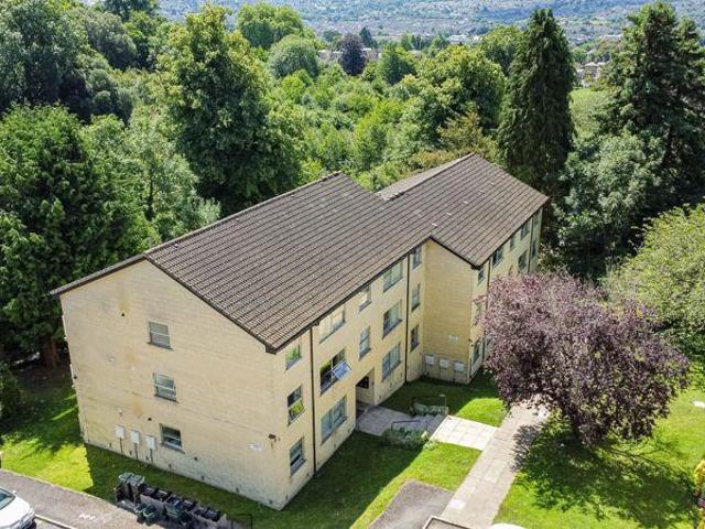 3 bedroom flat for sale