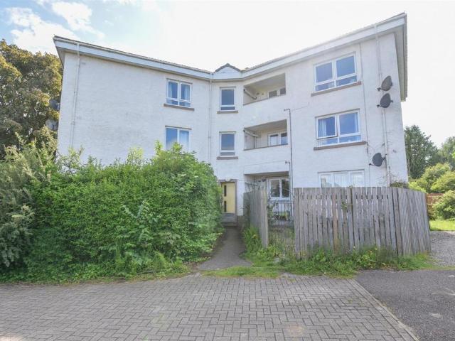 3 bedroom flat for sale