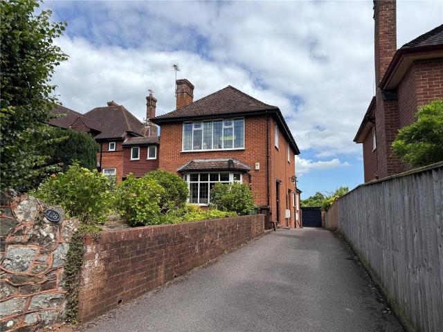 3 bedroom flat for sale
