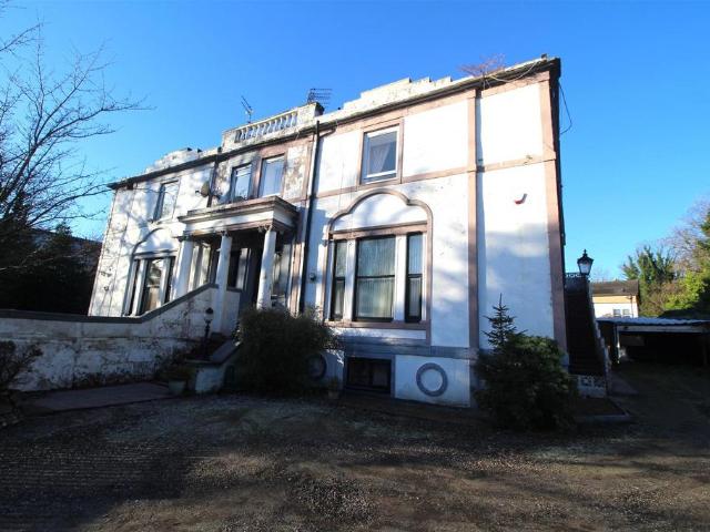 3 bedroom flat for sale