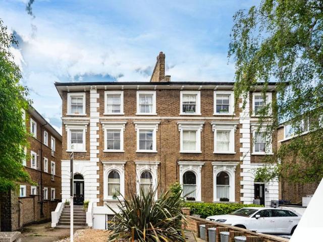 3 bedroom flat for sale