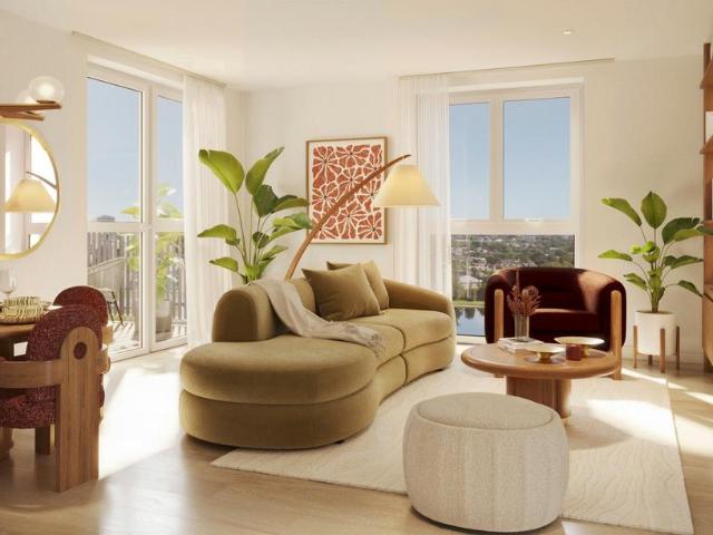 3 bedroom flat for sale
