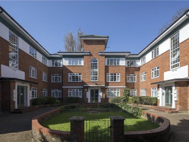 3 bedroom flat for sale