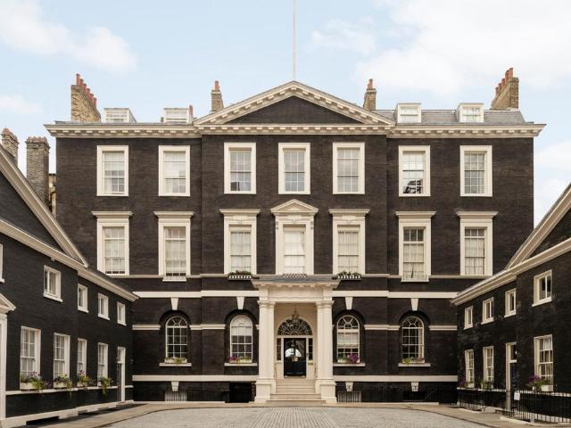 3 bedroom flat for sale
