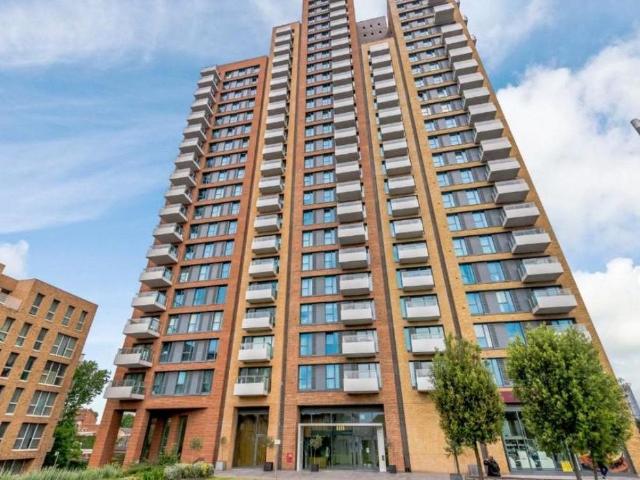 3 bedroom flat for sale