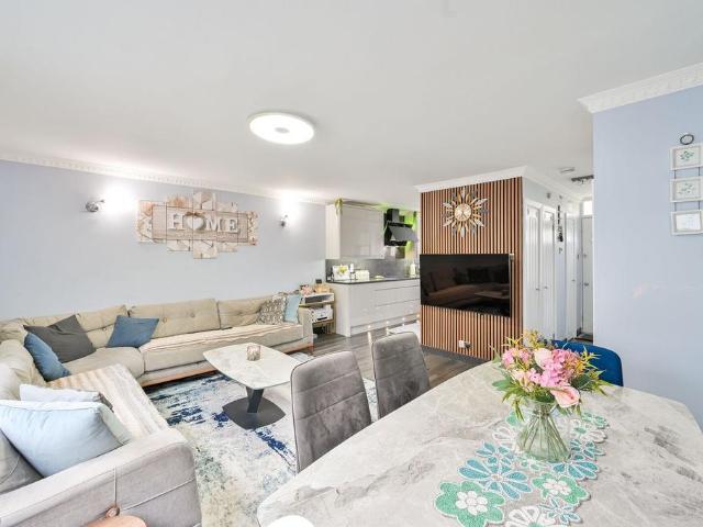 3 bedroom flat for sale