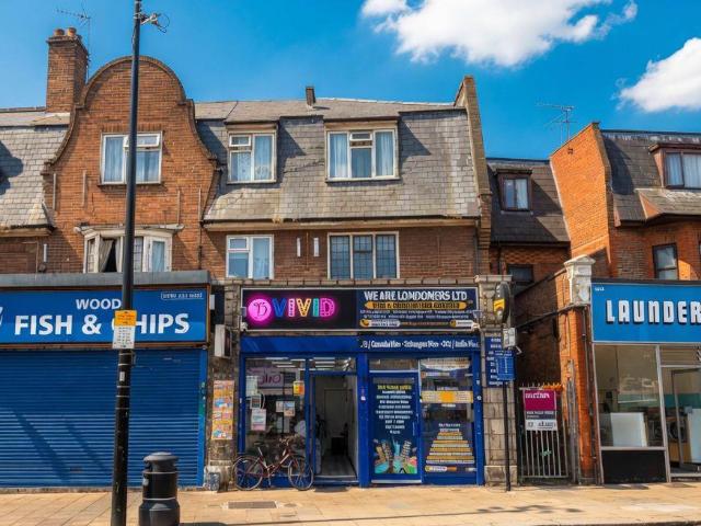3 bedroom flat for sale