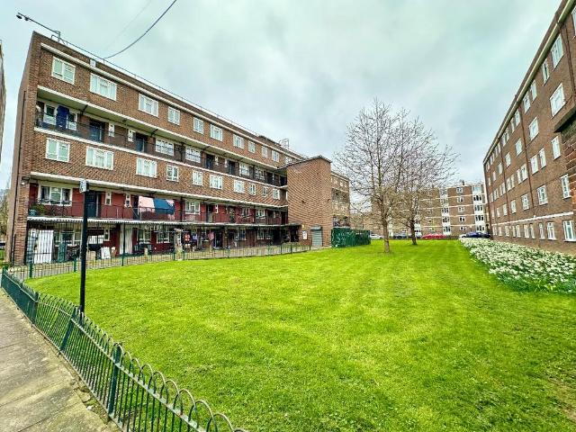 3 bedroom flat for sale