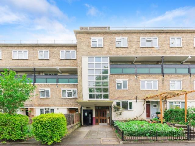 3 bedroom flat for sale