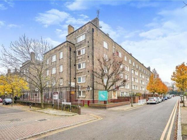 3 bedroom flat for sale