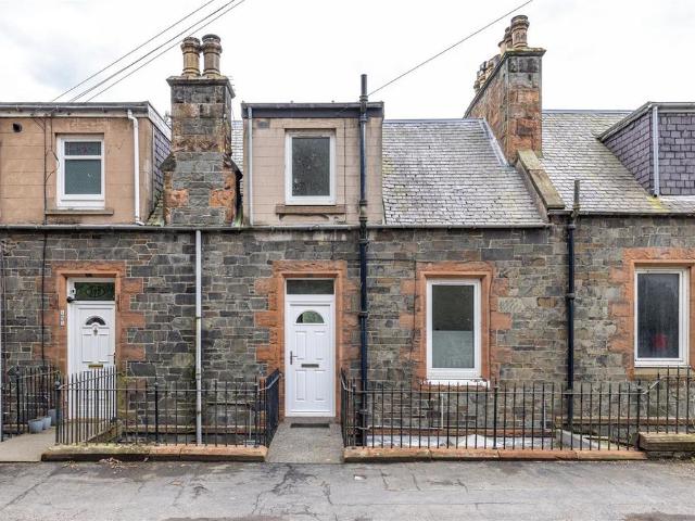 3 bedroom flat for sale