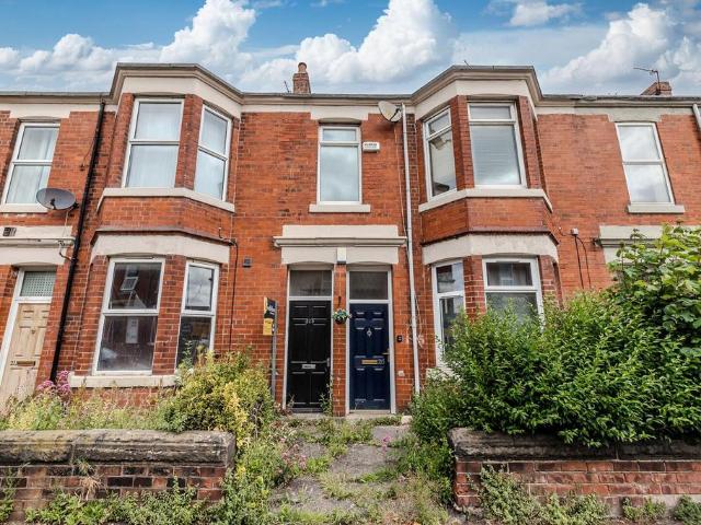 3 bedroom flat for sale