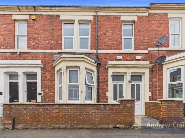 3 bedroom flat for sale
