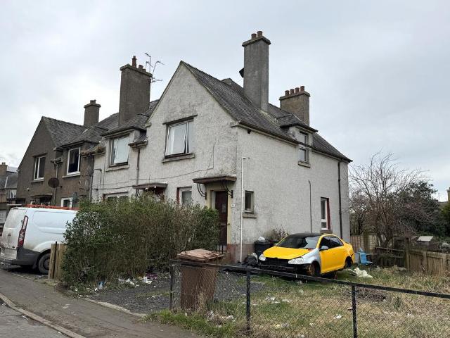 3 bedroom flat for sale